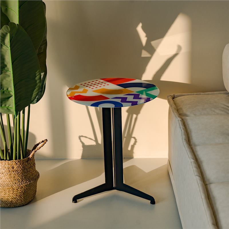 Modern Creative Round Carbon Steel Glass Side Table 3-Leg For Living R ...